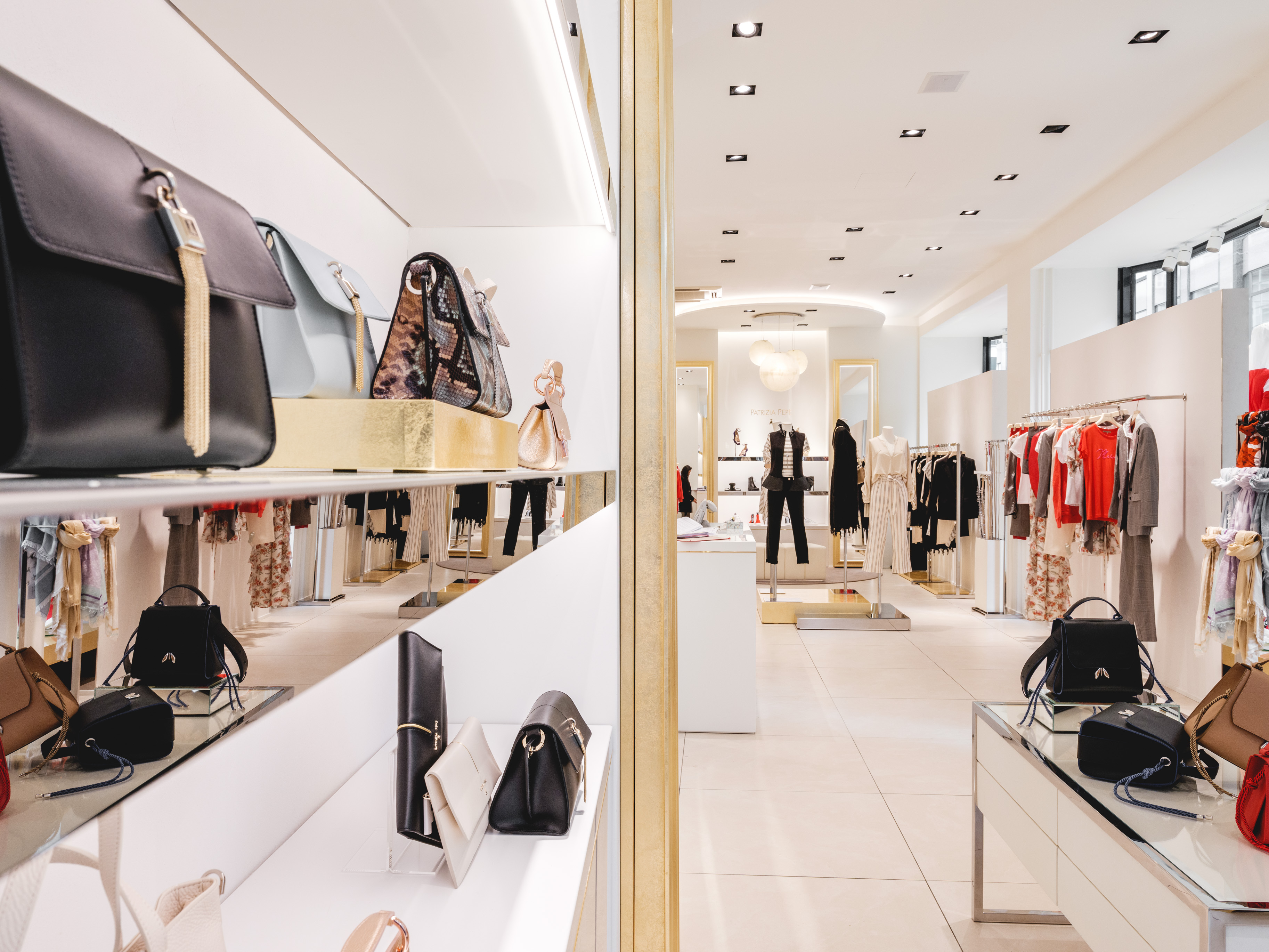 PATRIZIA PEPE VIENNA IN NEUEM LOOK | Shopping Guide