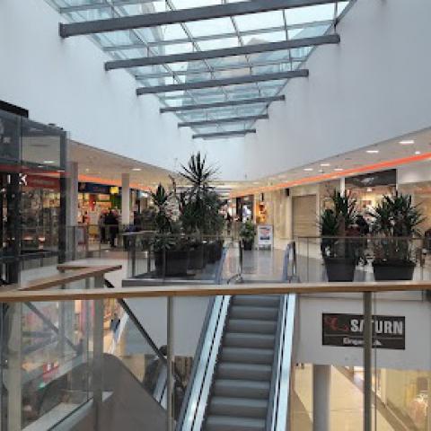 RIVERSIDE | Shopping Guide